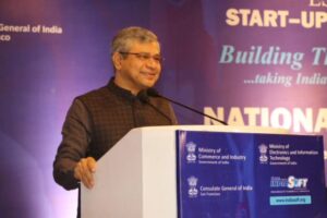 Vaishnaw Backs Mappls as Indian Alternative to Google Maps